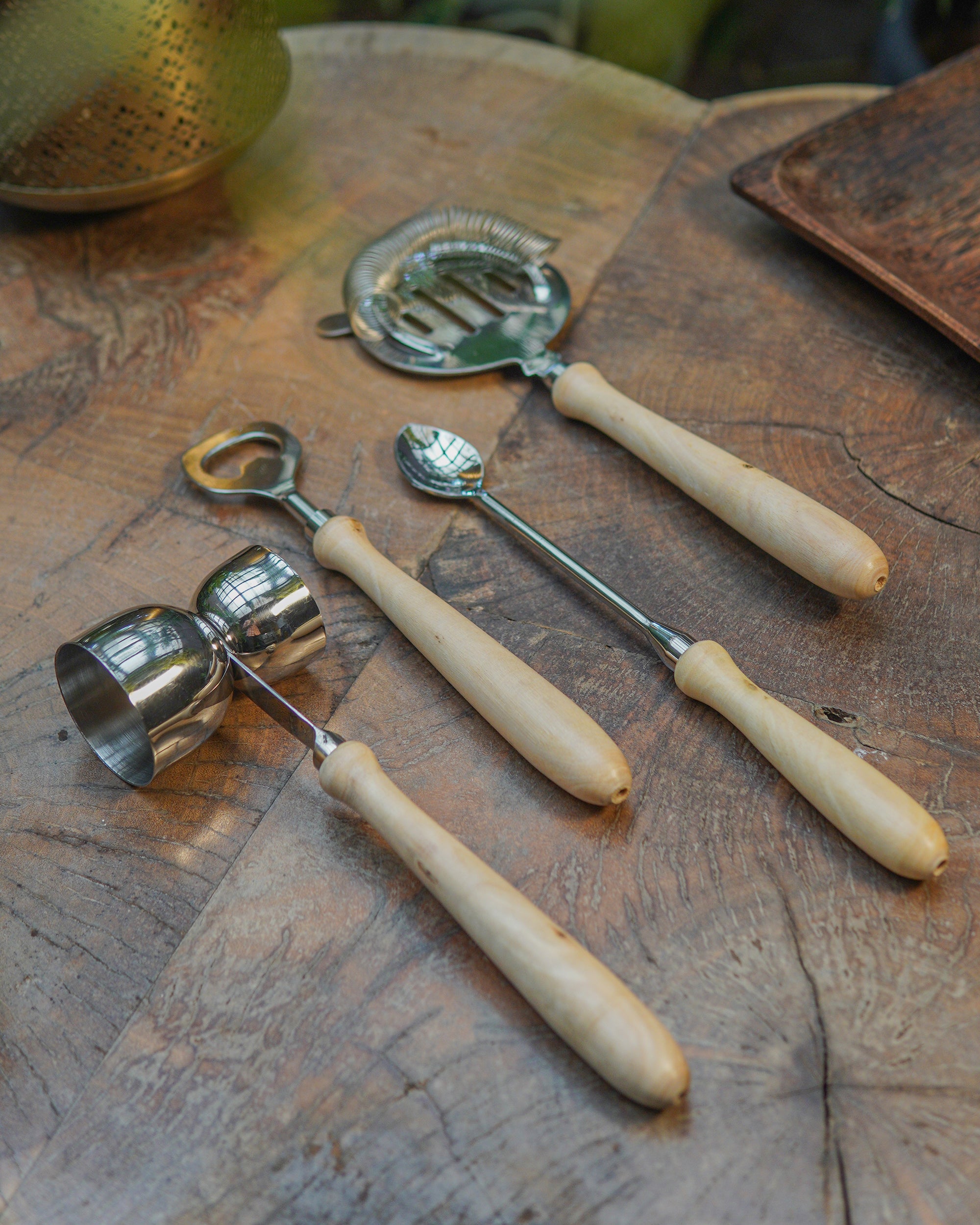 Modern Steel Bar Tools Kit with Wooden Touch - 4 pieces