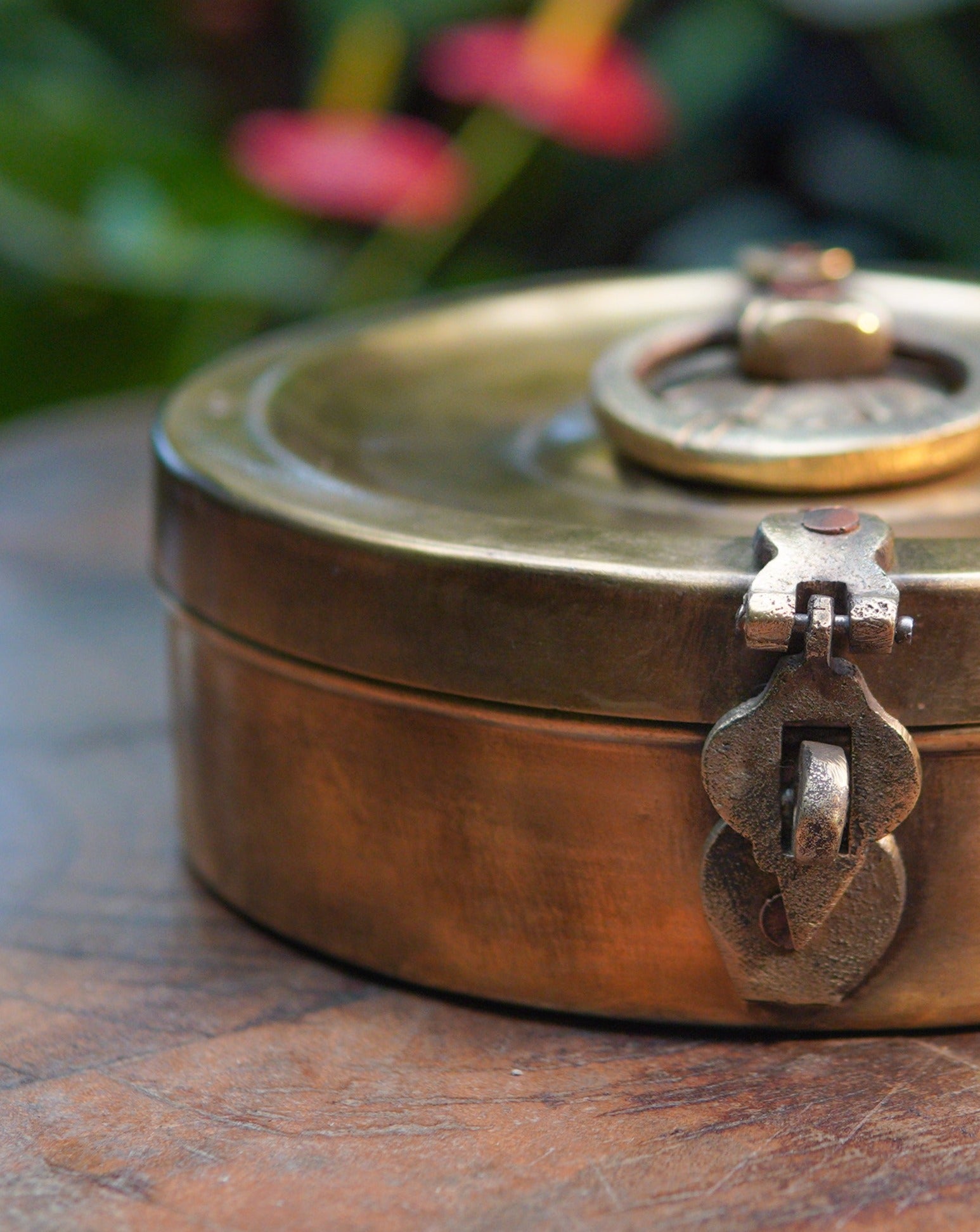 Handcrafted Vintage Elegant Brass Chapati Container