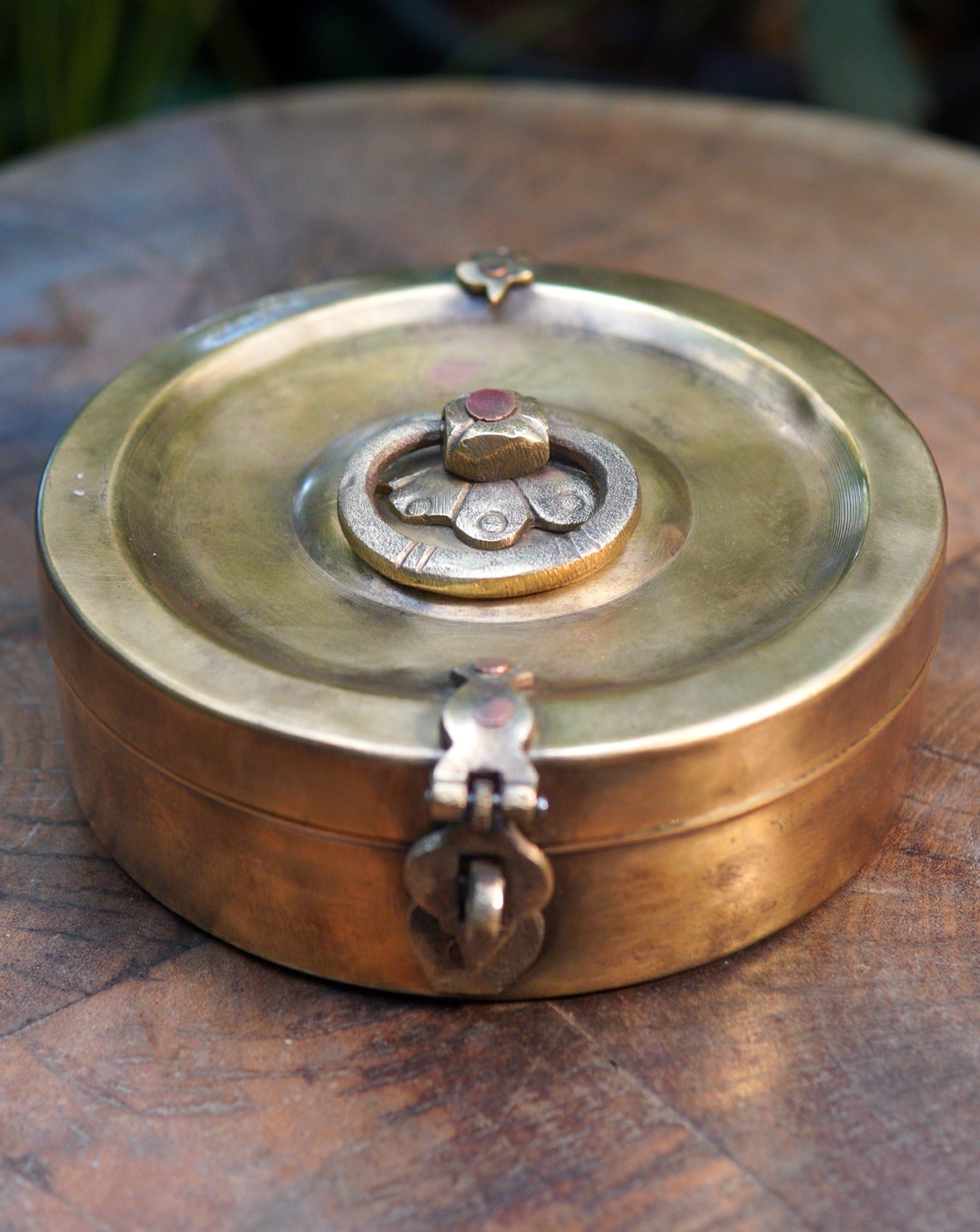 Handcrafted Vintage Elegant Brass Chapati Container